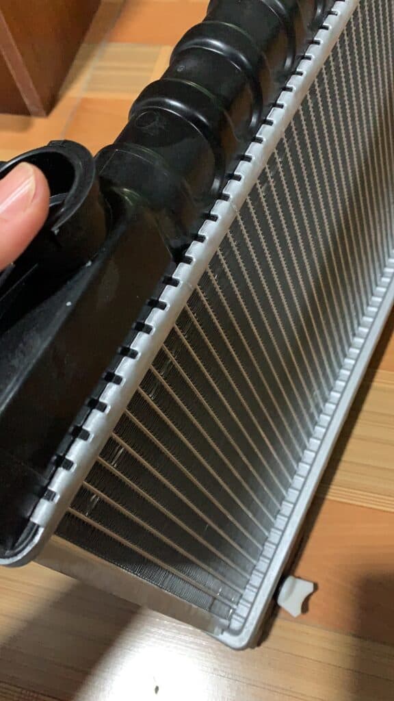 Manual Type Radiator Plastic Tank Crimping Machine