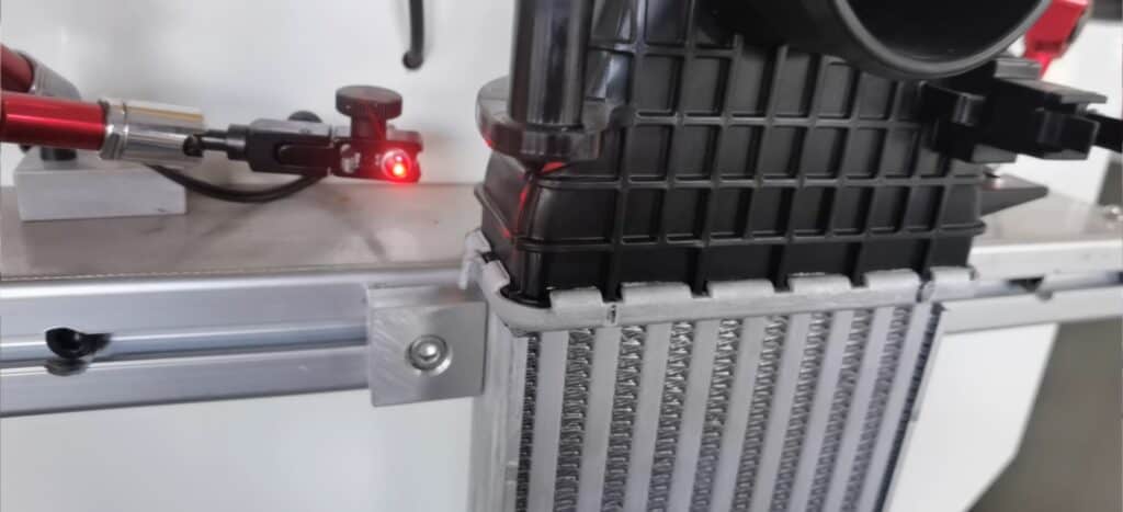 Aluminum Radiator Plastic Tank Crimping/Clinching Machine